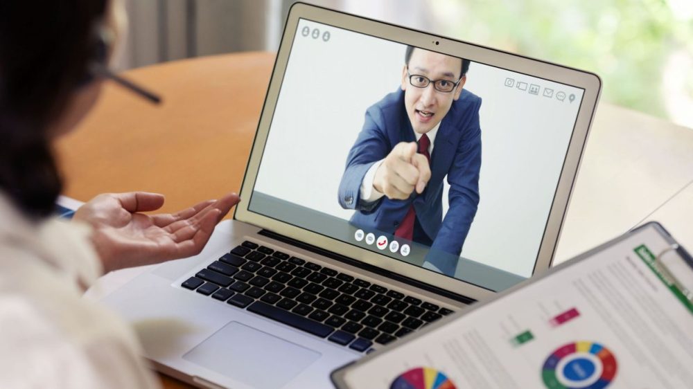 كيف نقوم بتسجيل اجتماع Google Meet ؟ | AraMobi اراموبي