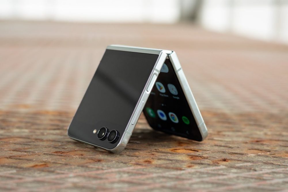 Samsung Galaxy Z Flip 6 قد يحتوي على بطارية أكبر من Galaxy Z Flip 5 | AraMobi اراموبي