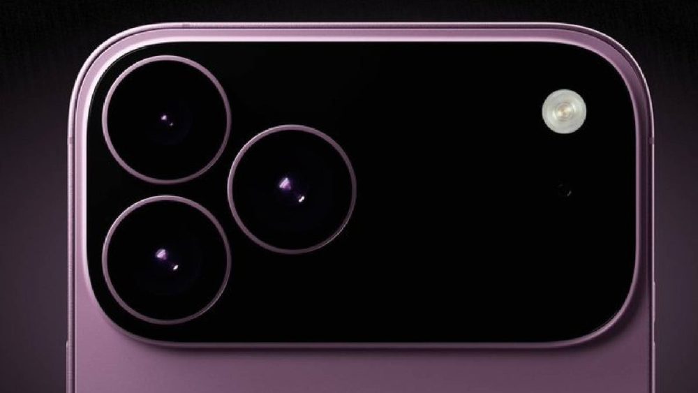 هاتف iPhone 17 Ultra فائق الفخامة قد يصل أخيراً هذا العام | AraMobi اراموبي